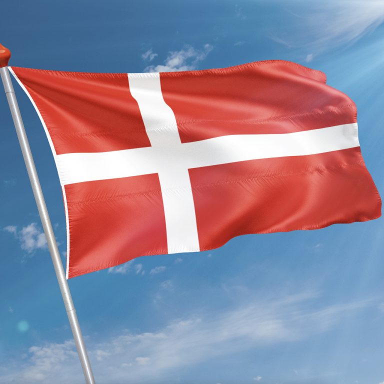 Deense vlag kopen? | Snelle levering & 8.7 klantbeoordeling | Vlaggen.com